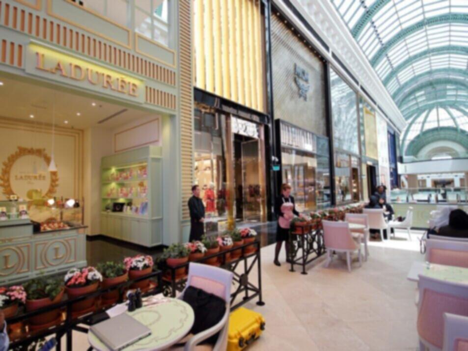 Inside Ladurée's Newest Cafe In Dubai - Amanqi